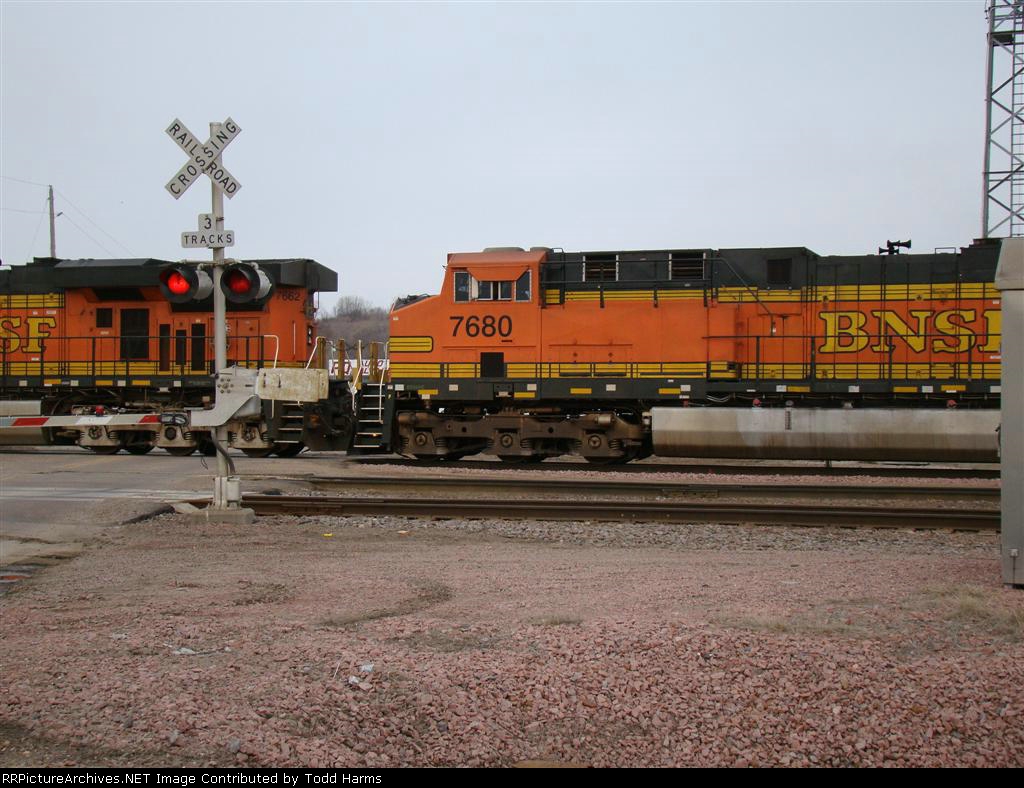 BNSF 7680